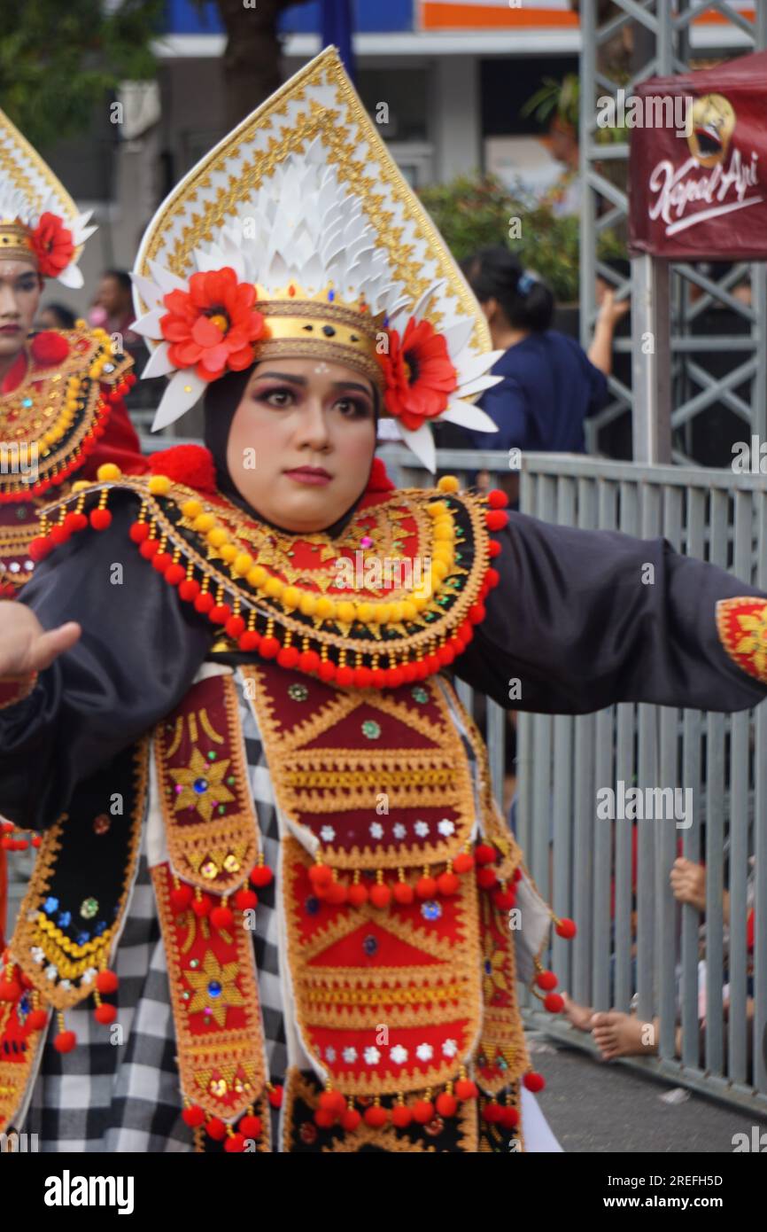 Tari baris dadap hi-res stock photography and images - Alamy