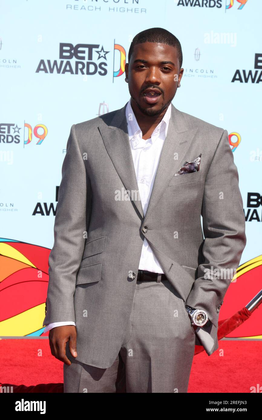 LOS ANGELES - June 28: Ray J Norwood arriving at the BET Awards 2009 at ...