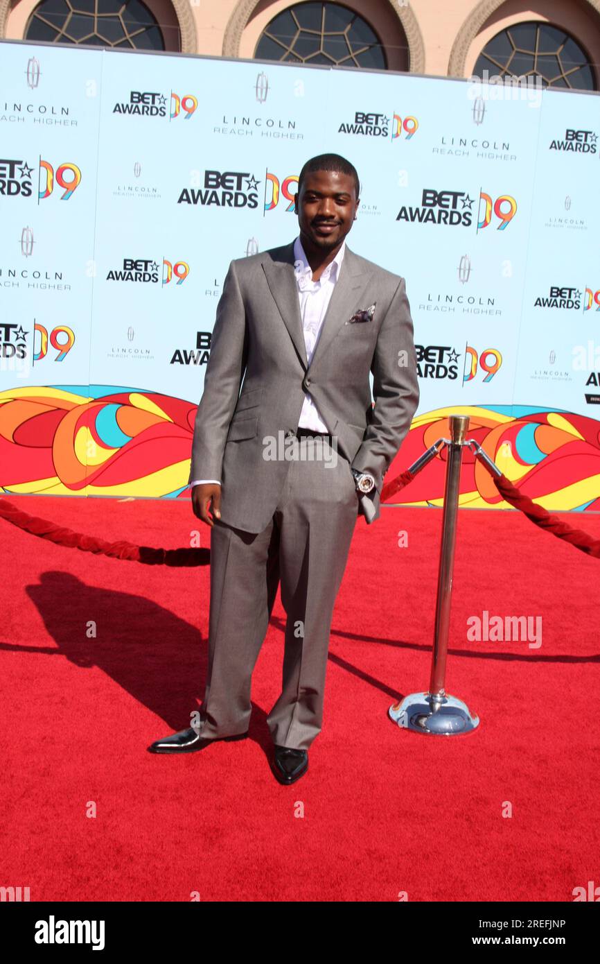 LOS ANGELES - June 28: Ray J Norwood arriving at the BET Awards 2009 at ...