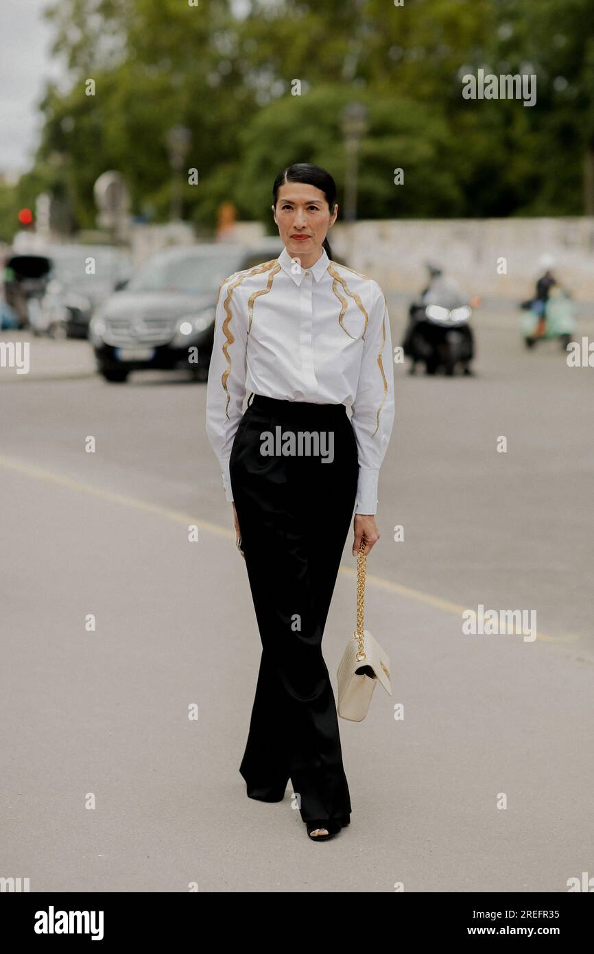 Street style, Suzi de Givenchy arriving at Schiaparelli Fall-Winter ...
