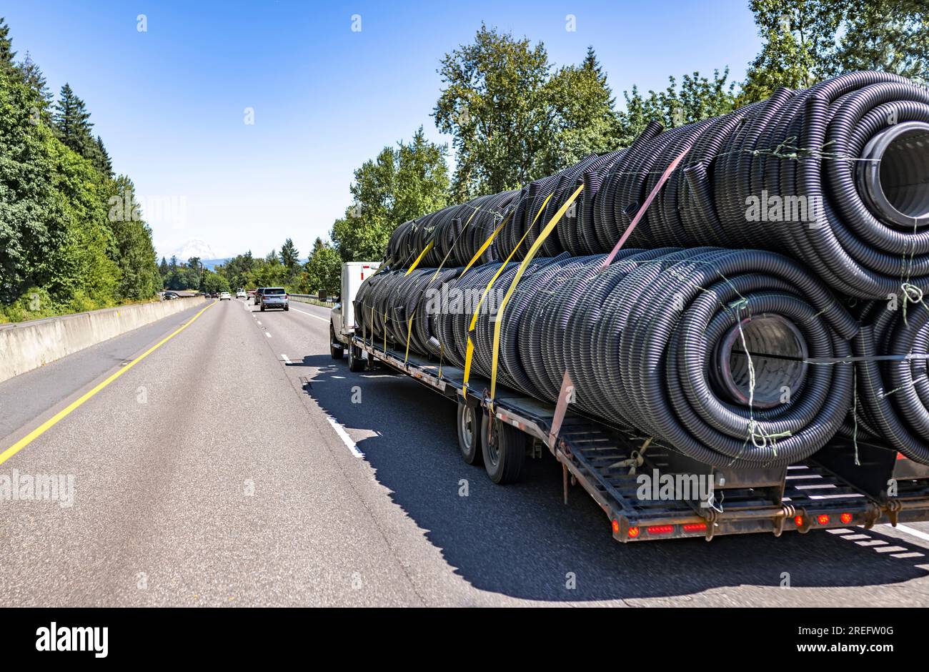 Middle duty Industrial standard white day cab rig semi truck tractor ...