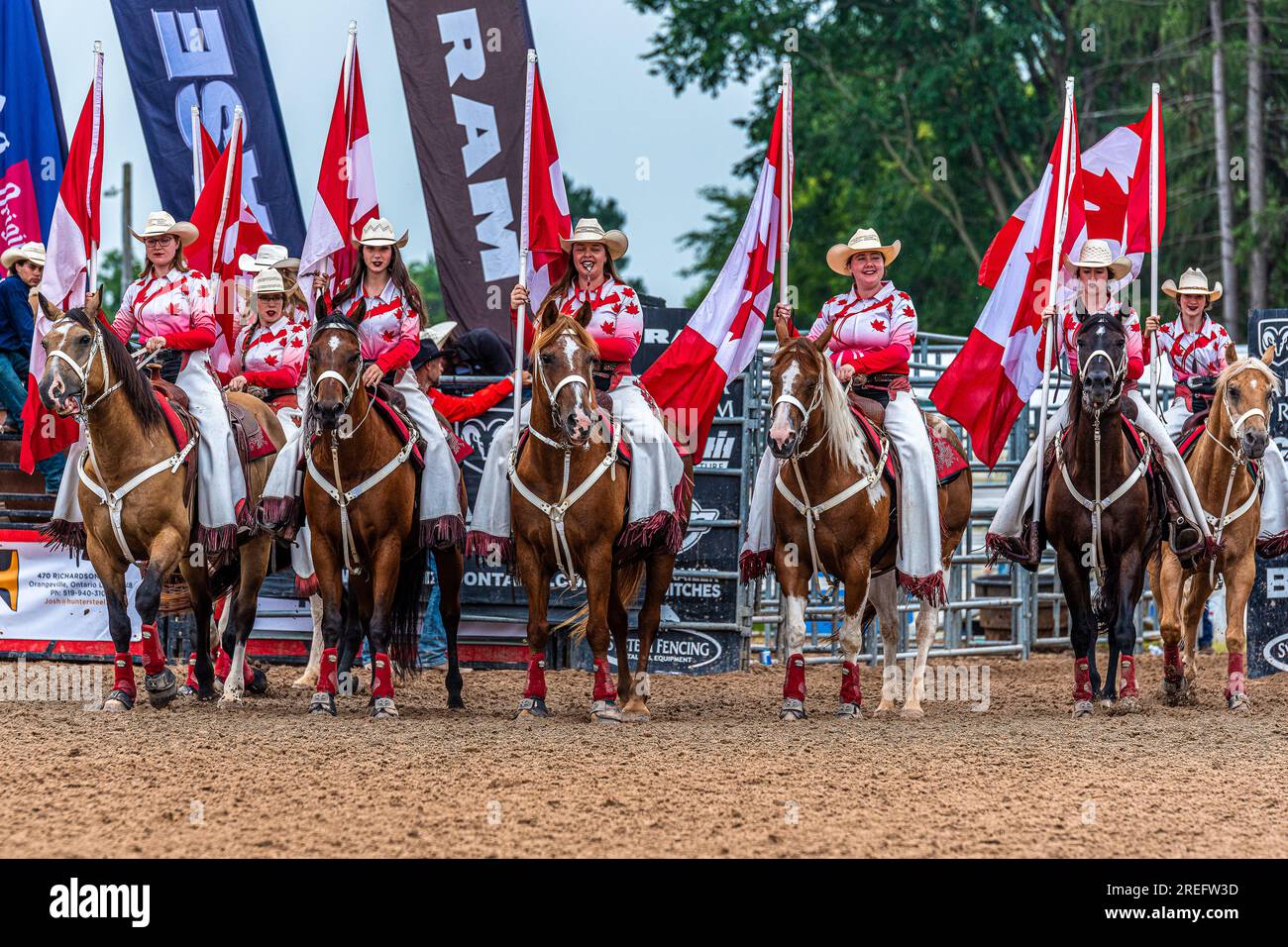 Cowboys on horses hi-res stock photography and images - Alamy