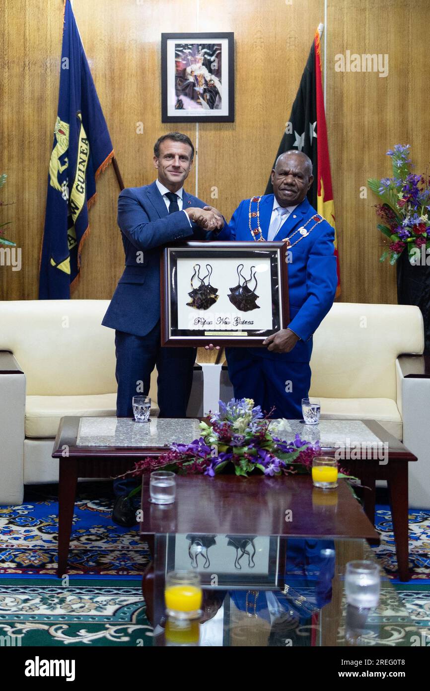 Governor general of papua new guinea hi-res stock photography and ...