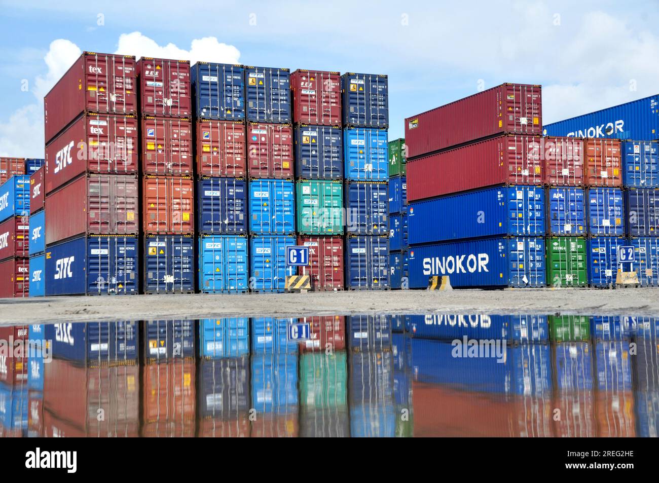 Jakarta, Indonesia - May 26, 2017 : Container loading and unloading ...