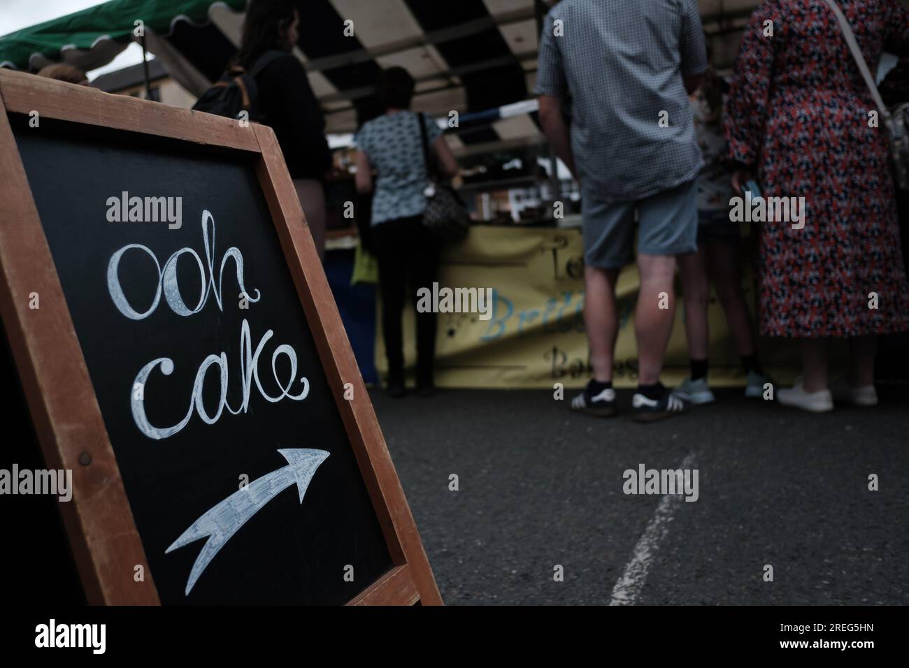 Sign directing customers to a cake stall at the Banbury Food and Drink ...