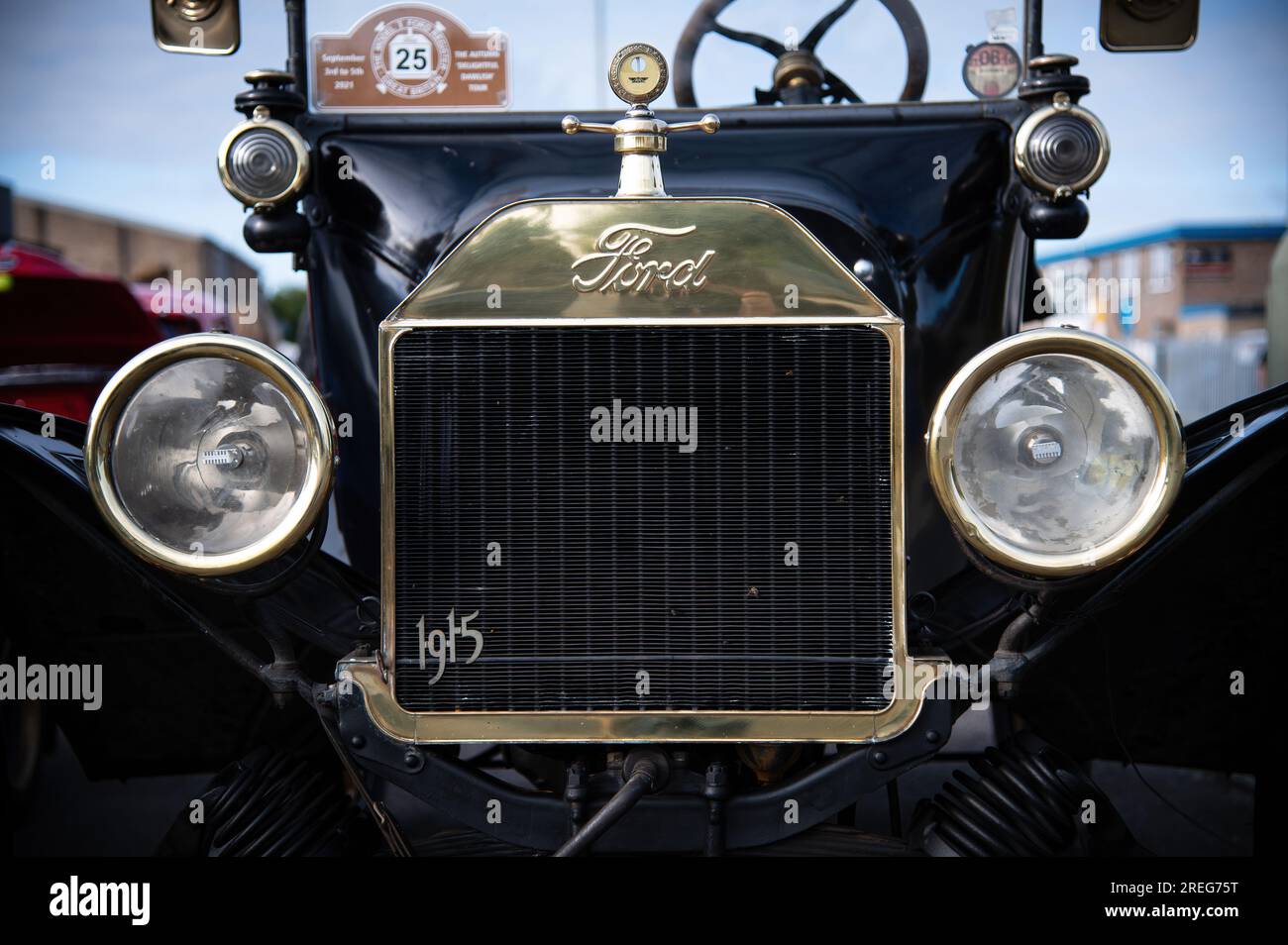 Front grill, headlights and hood of a black 1915 Ford Model T Stock ...
