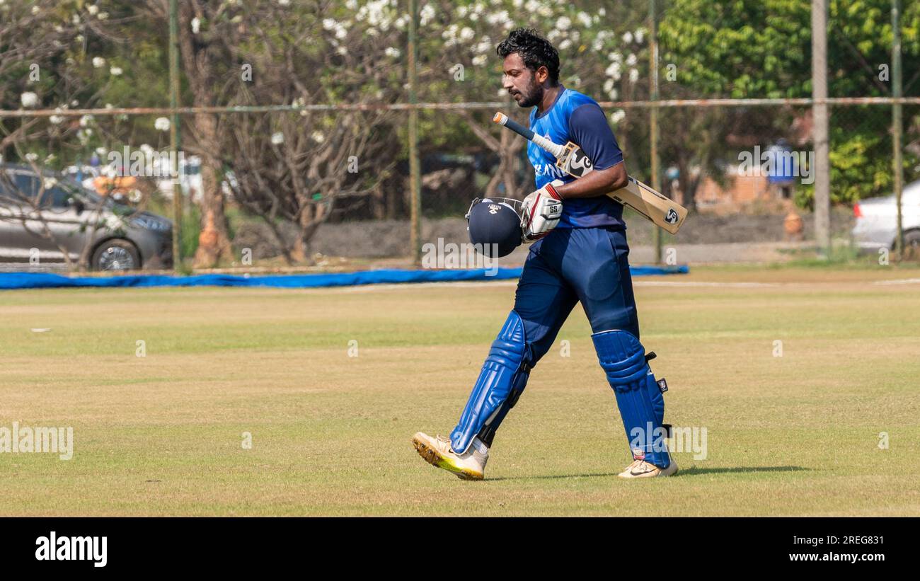 Cricket in bangkok hi-res stock photography and images - Alamy