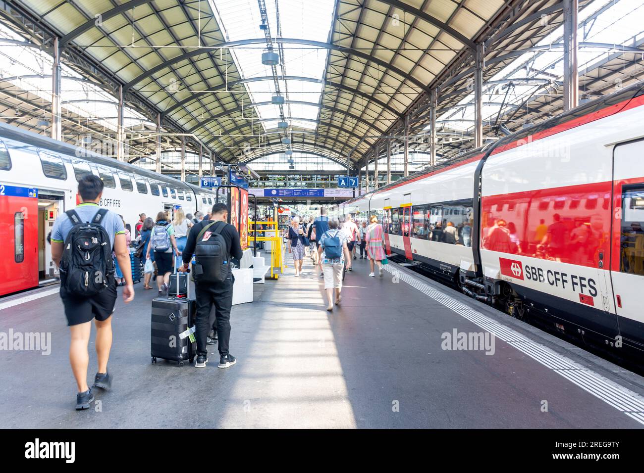Swiss station platform hi-res stock photography and images - Alamy
