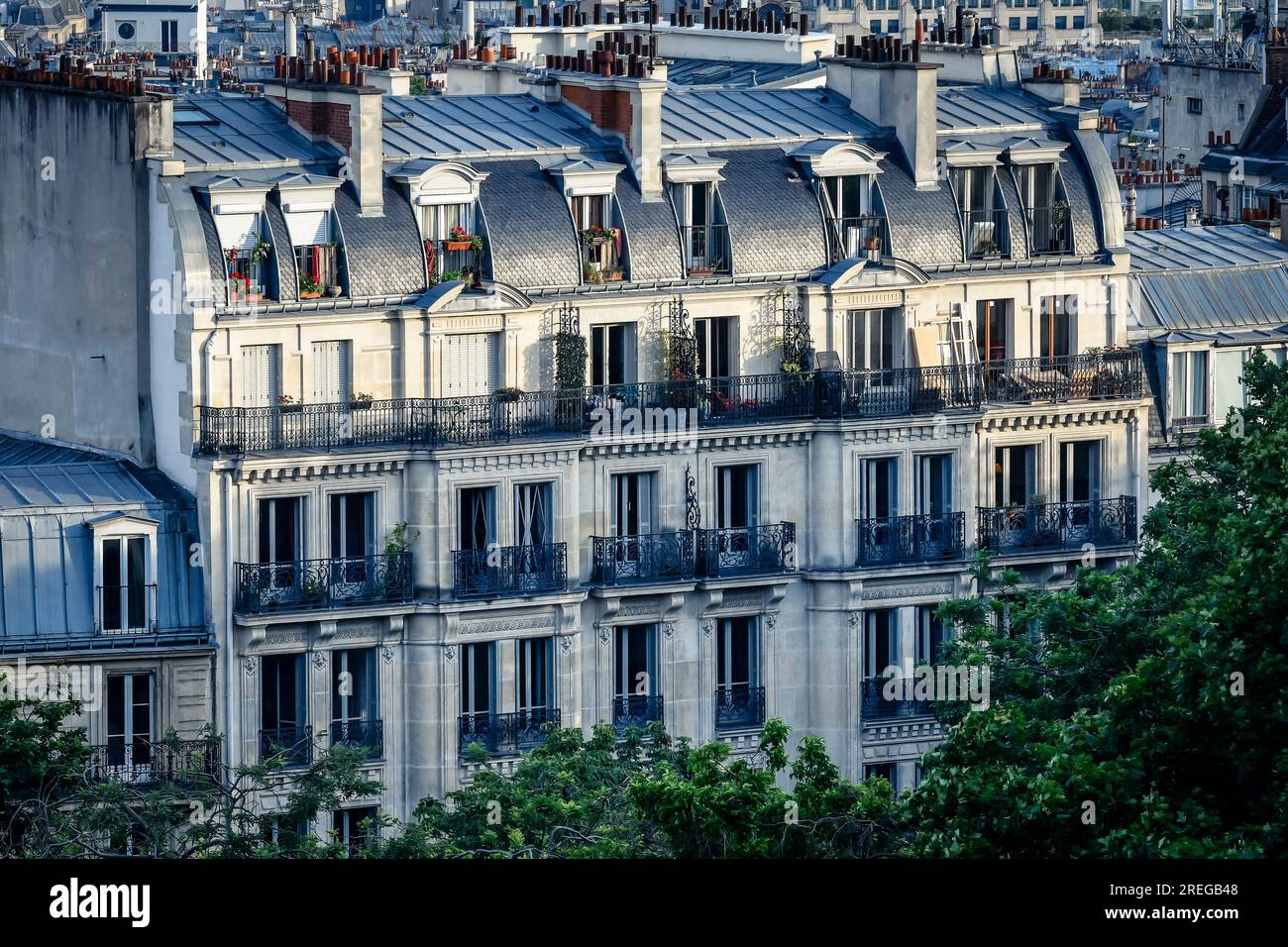 Paris, France. 27th July, 2023. A Hausmann-style building (flat) in ...