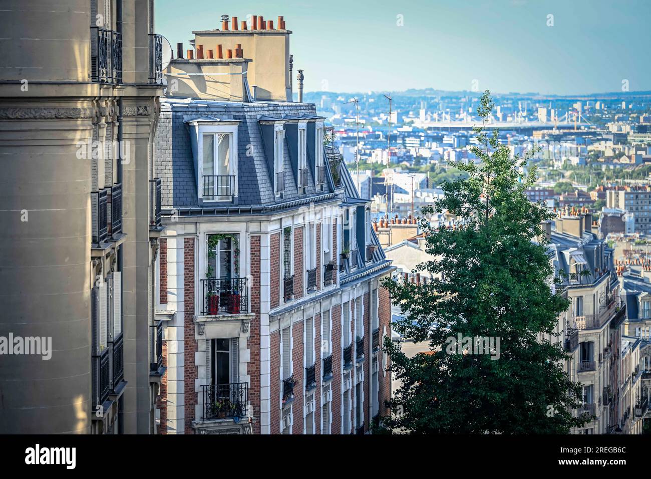Paris, France. 27th July, 2023. A Hausmann-style building (flat) in ...