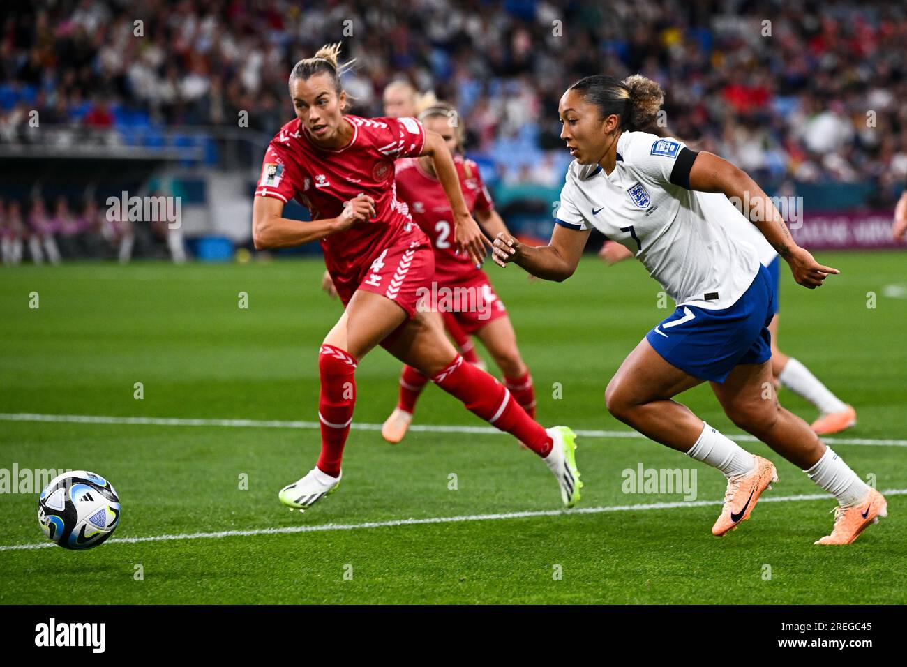 Sydney, Australia. 28th July, 2023. Lauren James of England (right ...