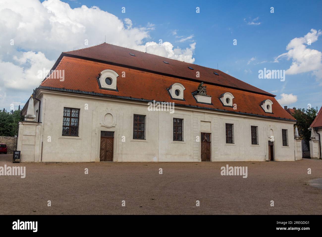 Renaissance stable hi-res stock photography and images - Alamy