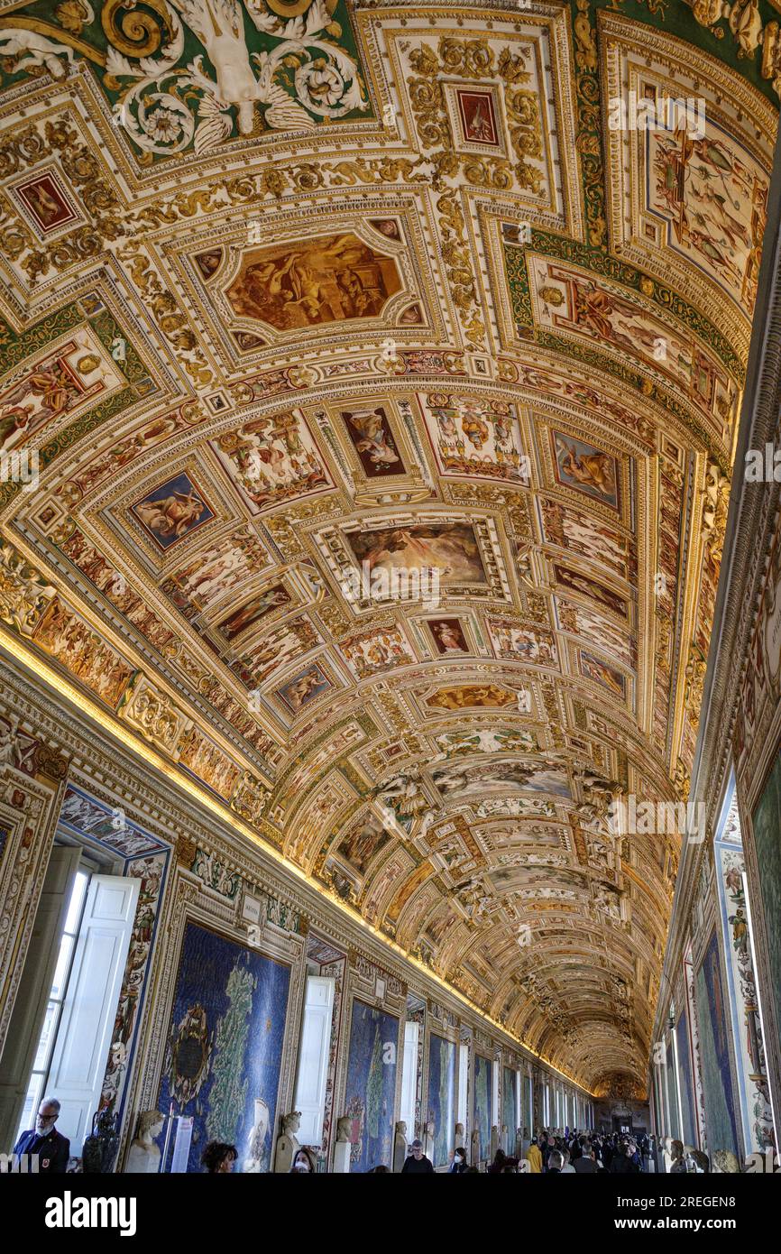 Rome, Italy - 26 Nov, 2022: The Galleria della Carte Geografiche or Gallery of Maps in the ...