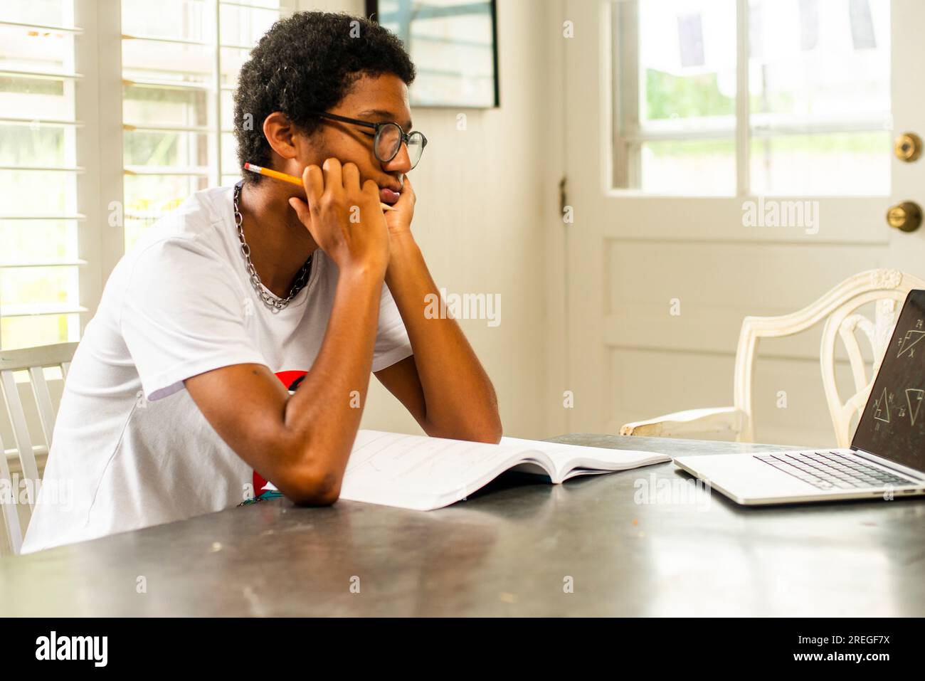 Adult doing math hi-res stock photography and images - Alamy