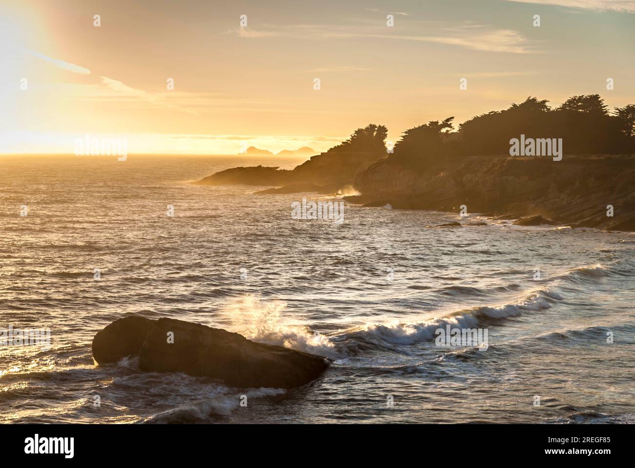 Northern california coastline hi-res stock photography and images - Alamy