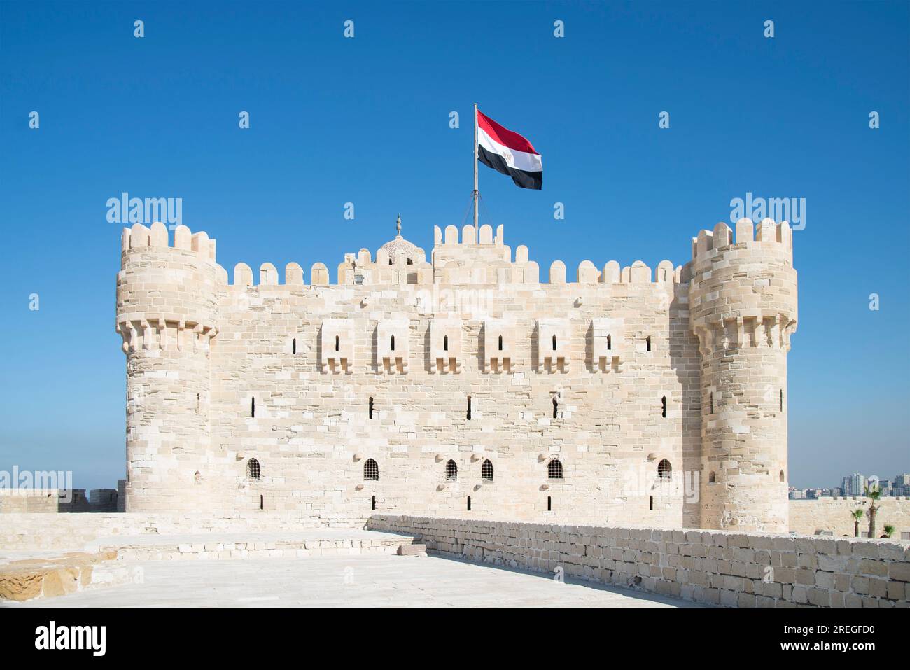 Exterior view of the Qaitbay citadel in Alexandria, Egypt Stock Photo ...