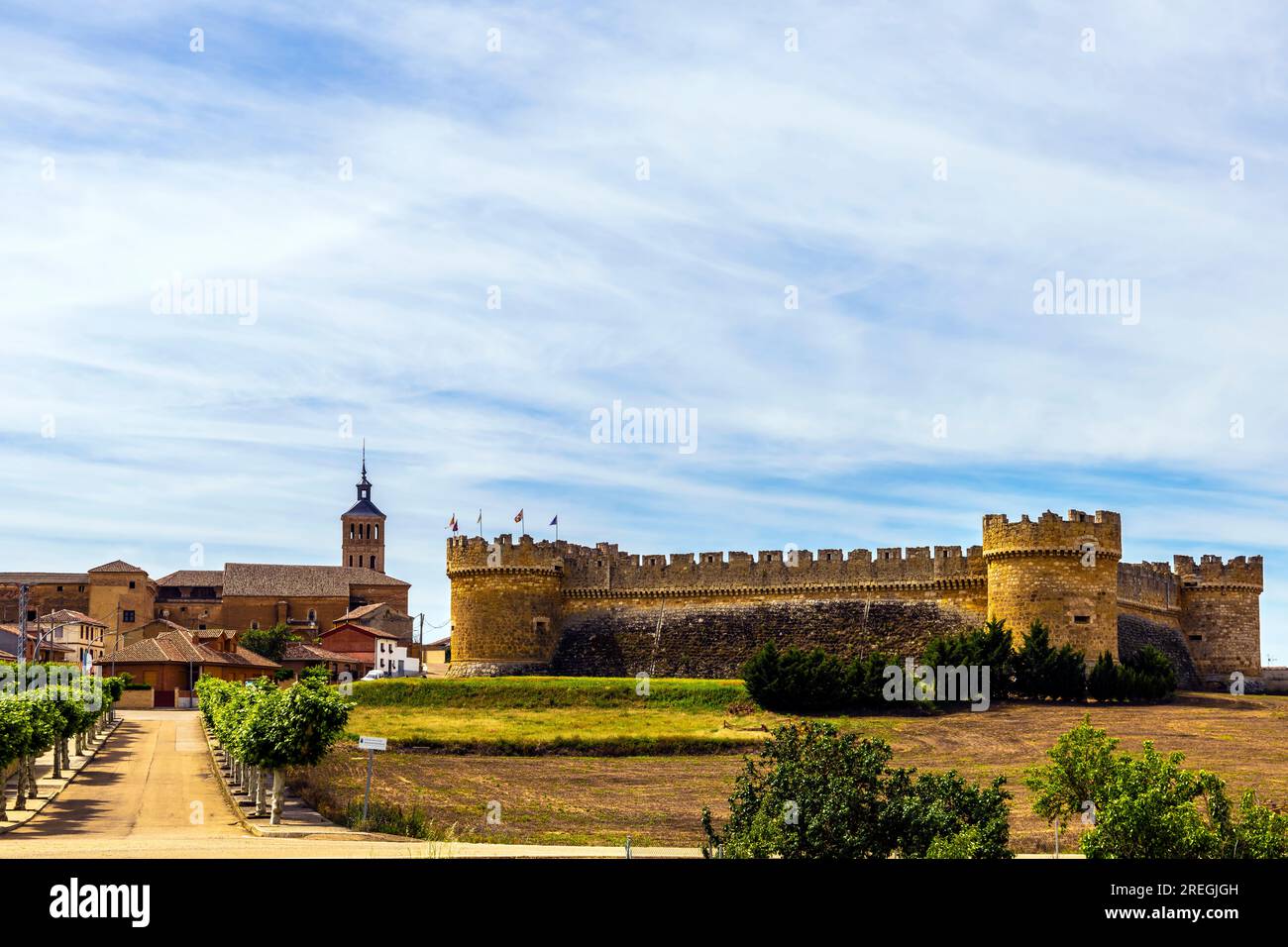 16th century castle construction hi-res stock photography and images ...