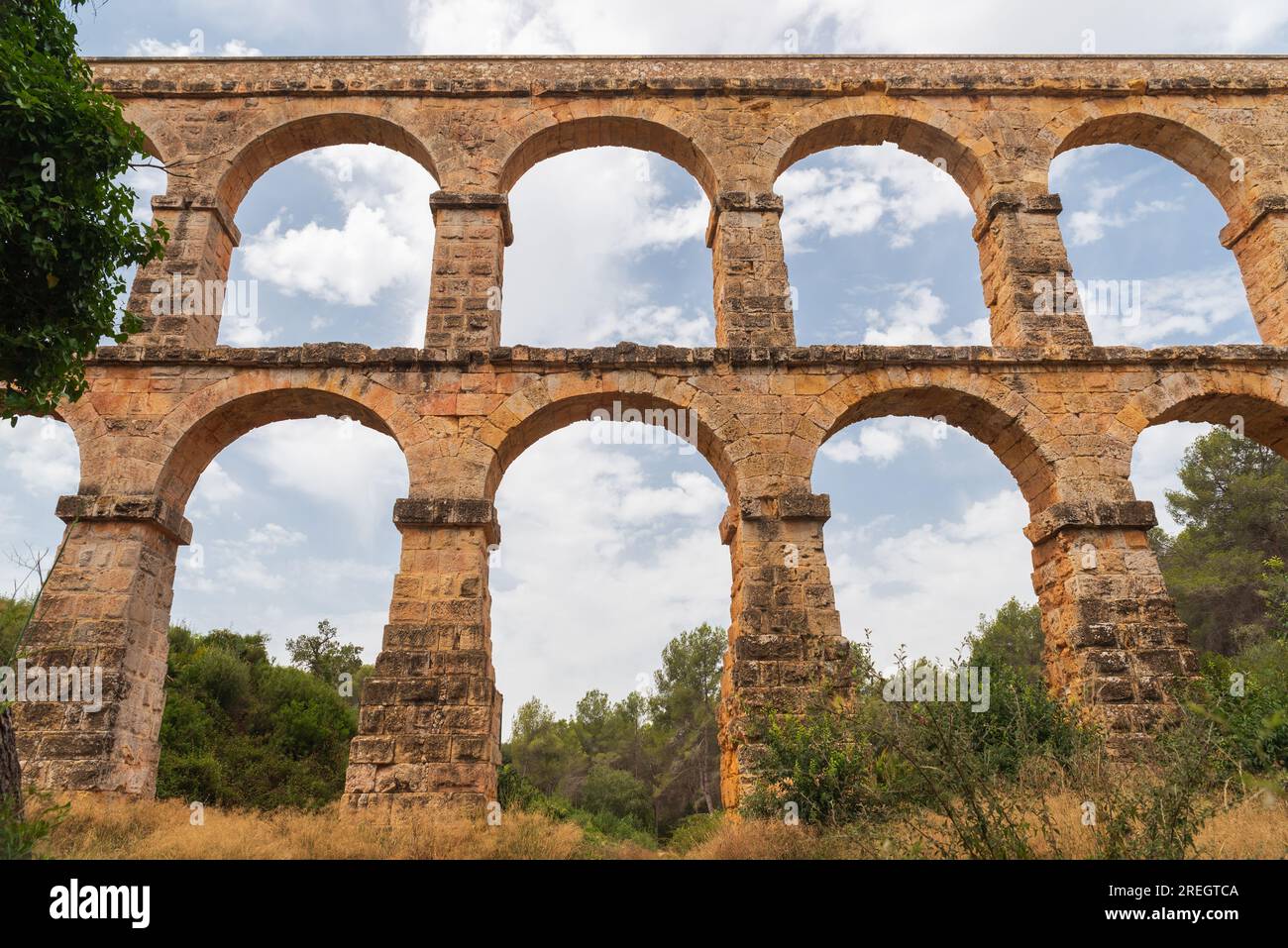 Aqueduct to tarraco hi-res stock photography and images - Alamy