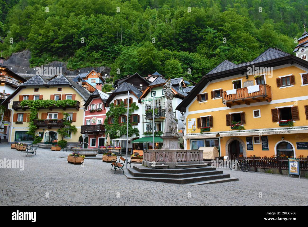 Hallstatt historic centre hi-res stock photography and images - Alamy
