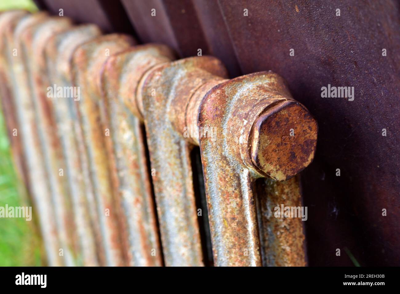 Heating radiator rusty hi-res stock photography and images - Alamy