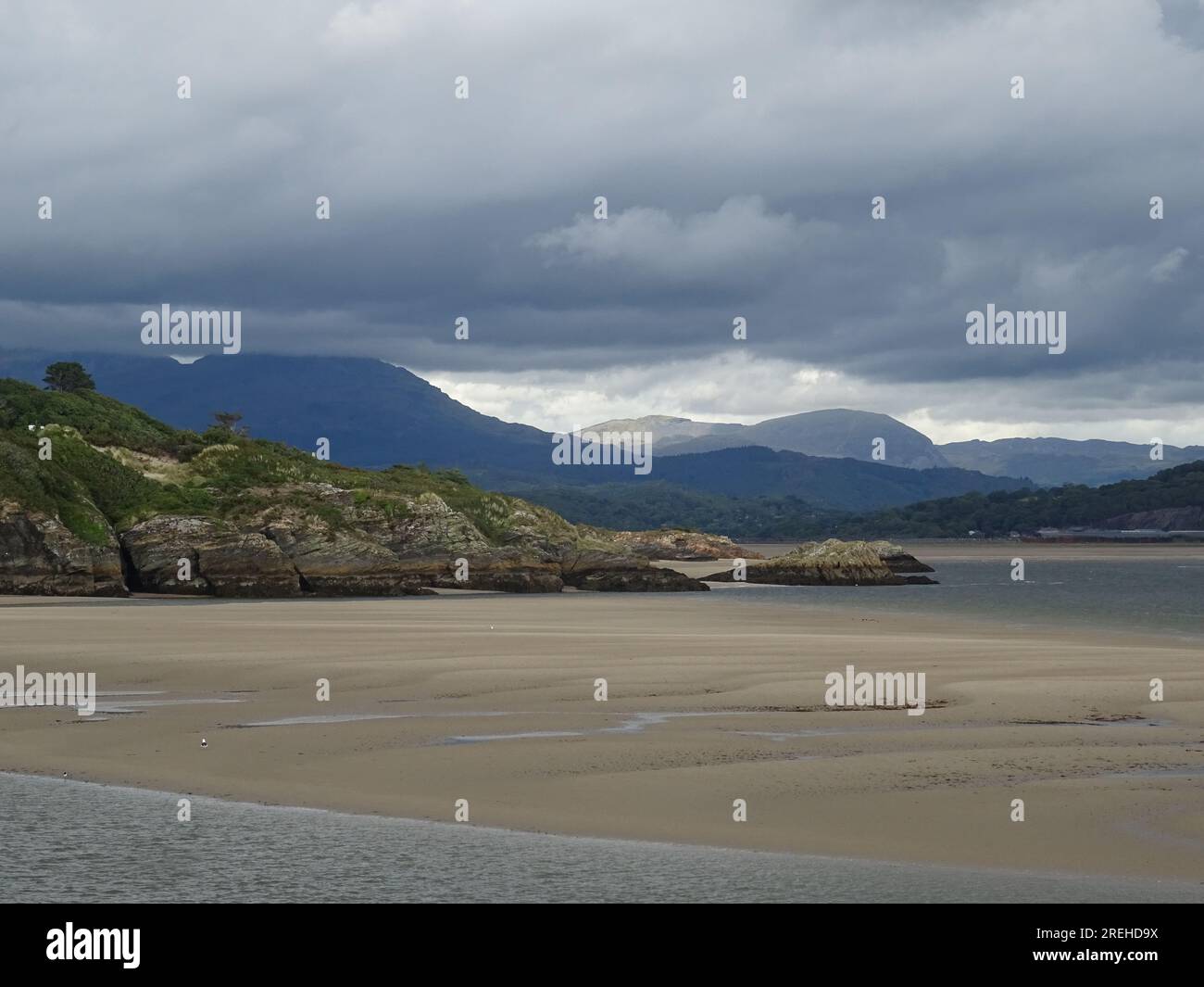 Black Rock Sands beach, Morfa Bychan, Porthmadog, Gwynedd, North Wales ...