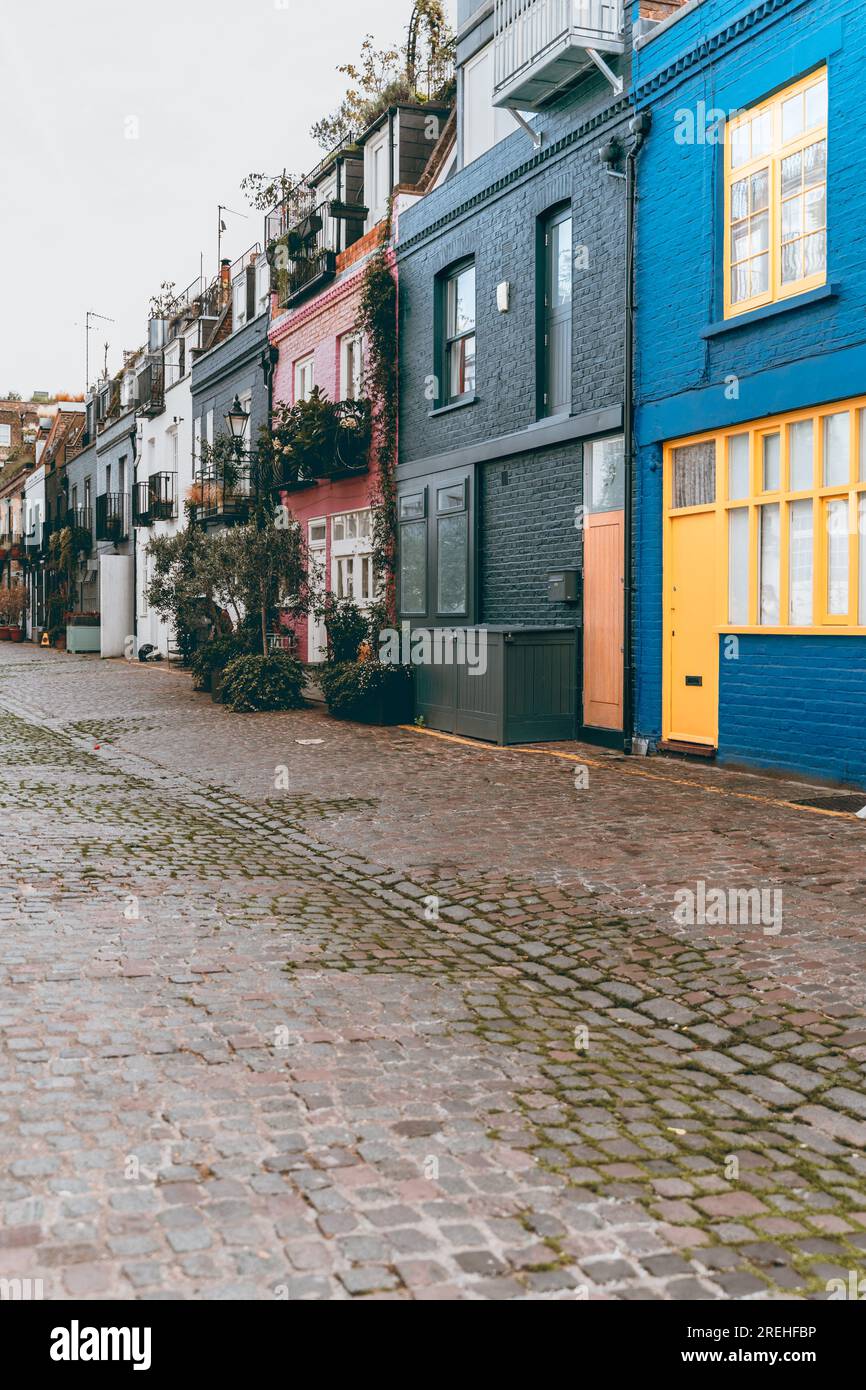Notting hill houses mews hi-res stock photography and images - Alamy