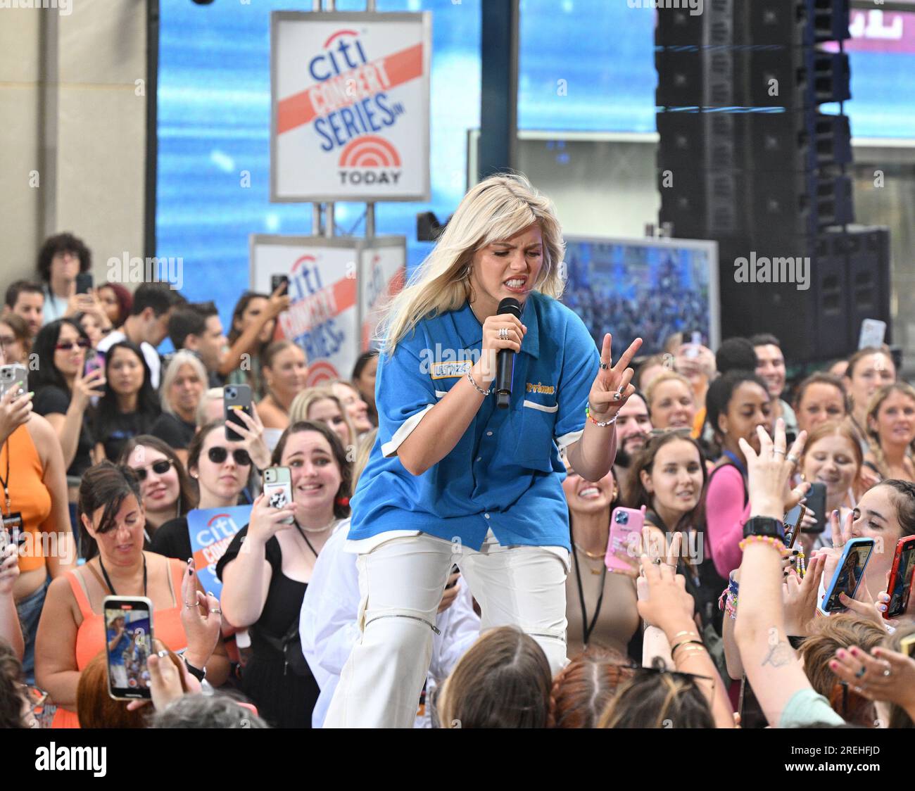 Renee rapp performs hi-res stock photography and images - Alamy