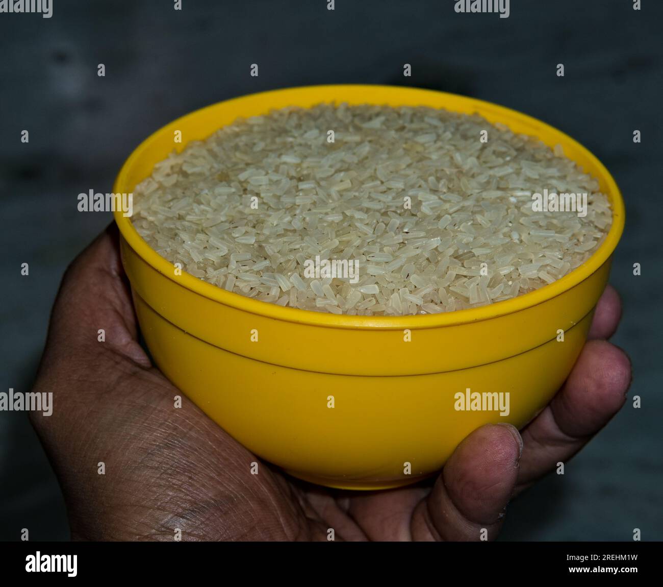 Wooden cup uncooked rice hi-res stock photography and images - Alamy