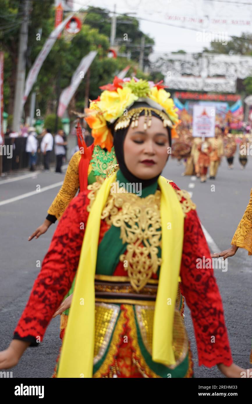 Cokek dance from Banten. This dance describes efforts to keep the heart ...