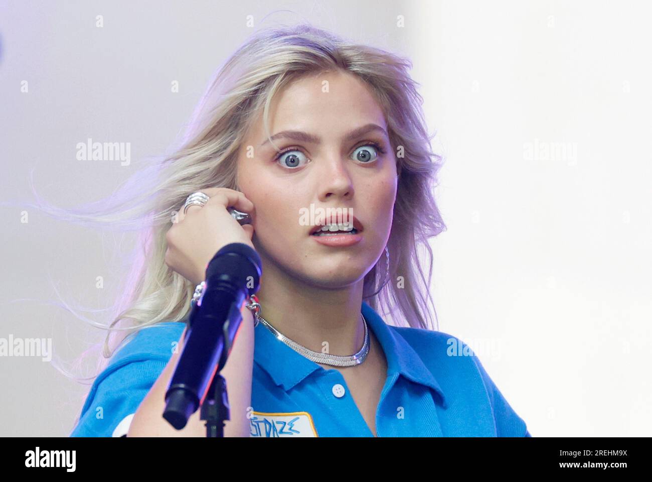 Renee rapp performs hi-res stock photography and images - Alamy