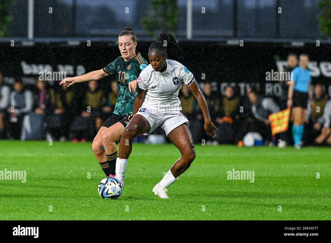 Tubize, Belgium. 27th July, 2023. Alara Sehitler (10) of Germany and Airine Fontaine (10) of ...