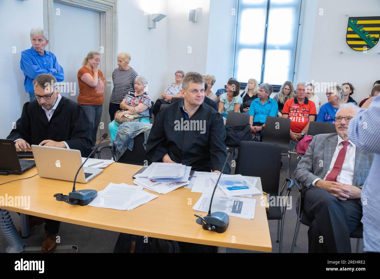 Julia Neigel bei der Ankunft am Oberverwaltungsgericht. Bautzen, 27.07. ...