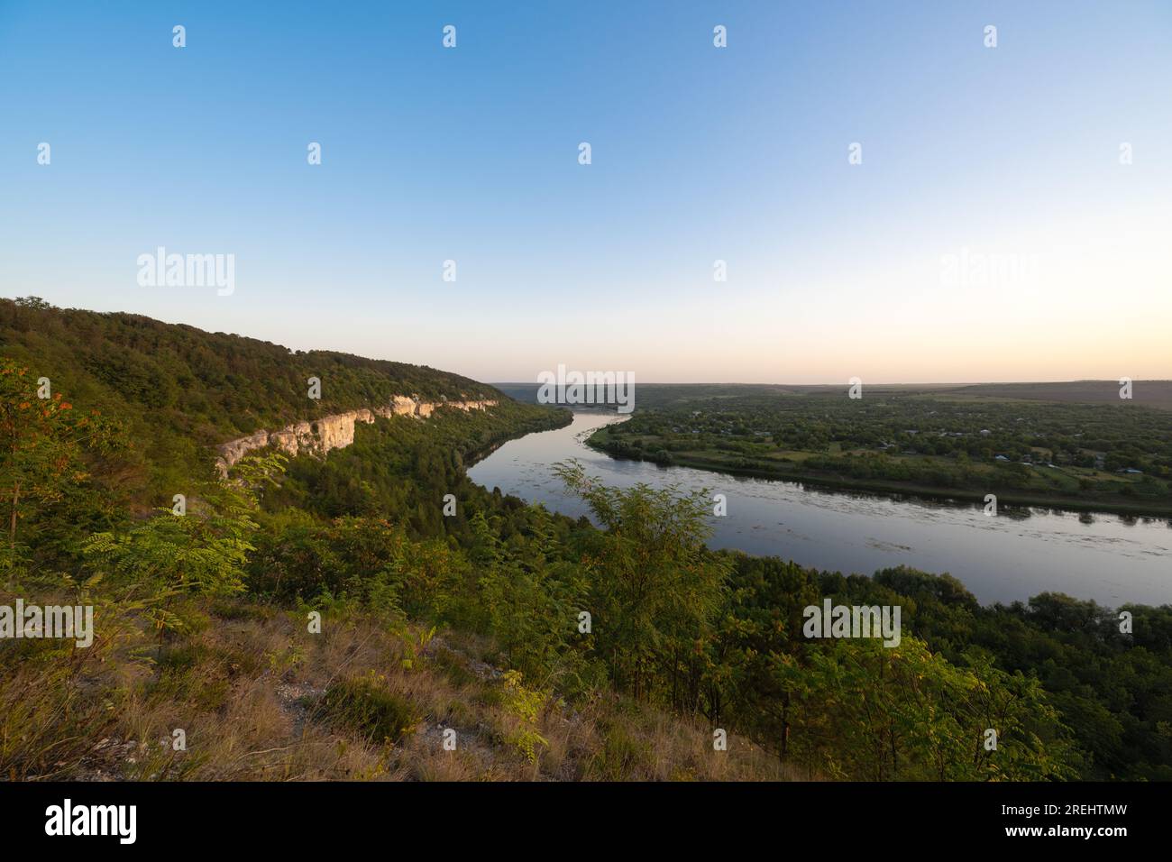 the Dniester River on the Moldovan-Ukrainian border Stock Photo - Alamy