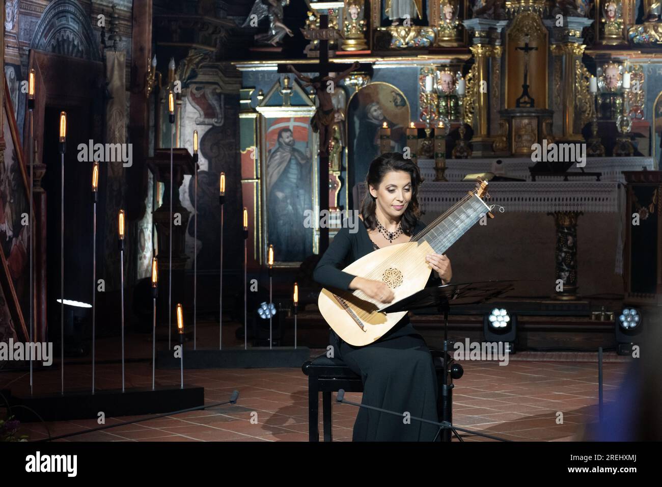 27 Jul 2023 Lute player Anna Wiktoria Swoboda performes baroque music ...