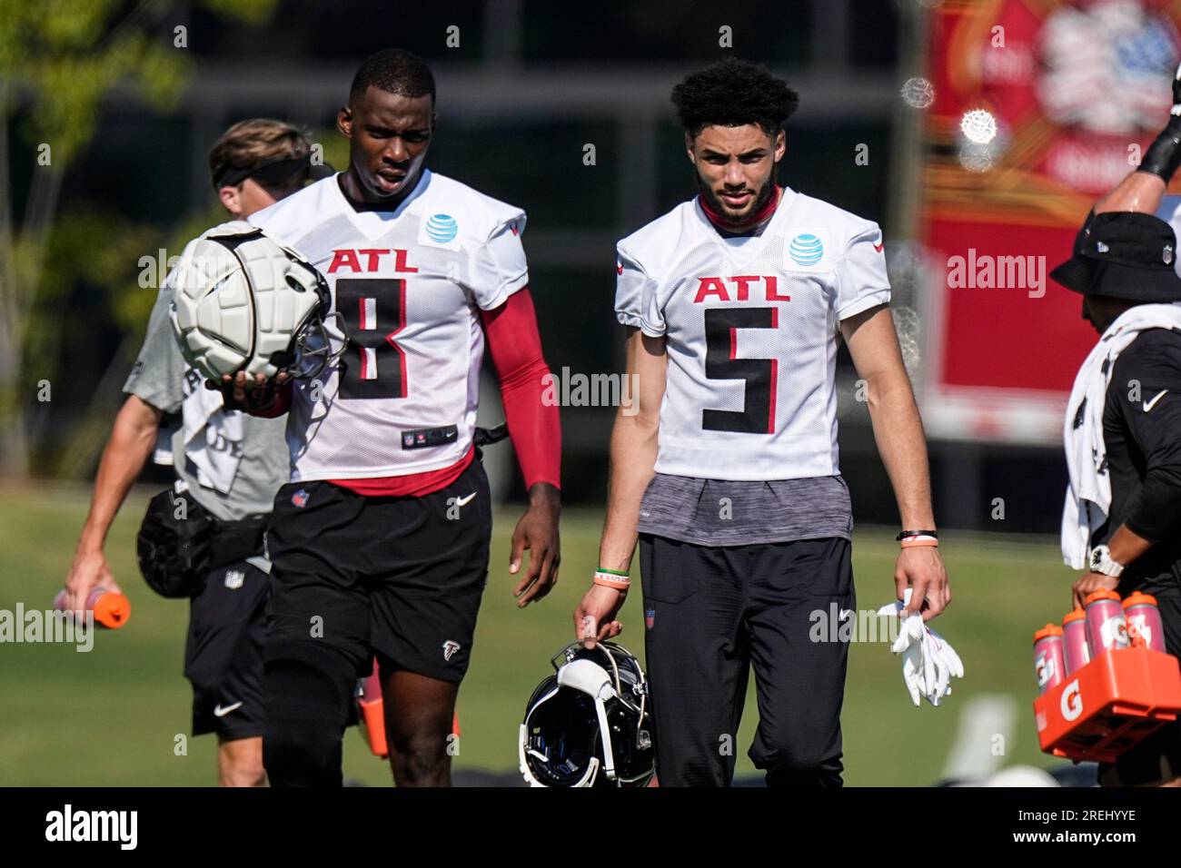 Atlanta Falcons tight end Kyle Pitts (8) and wide receiver Drake London ...