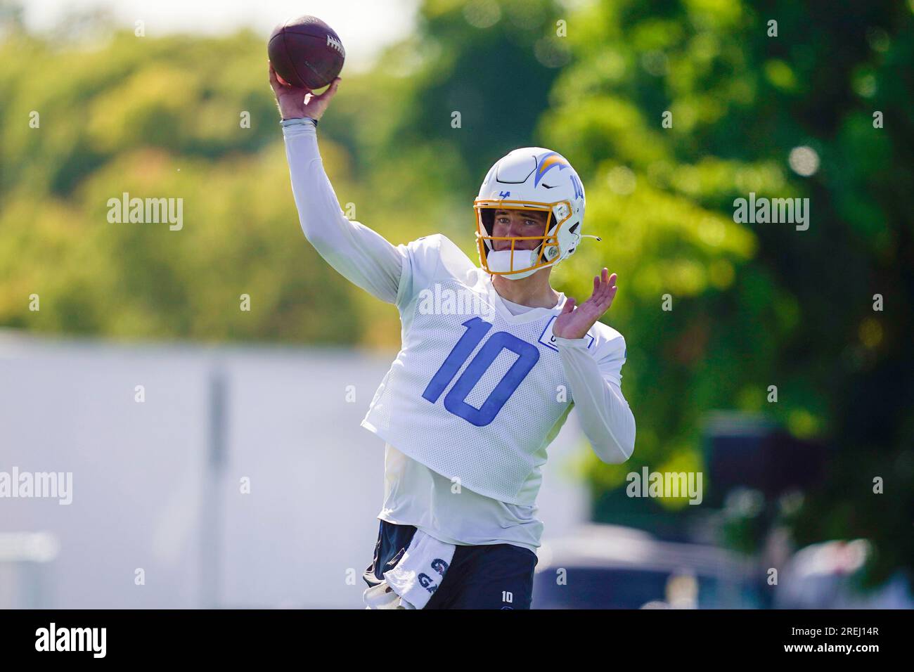 Los Angeles Chargers quarterback Justin Herbert passes the ball during ...