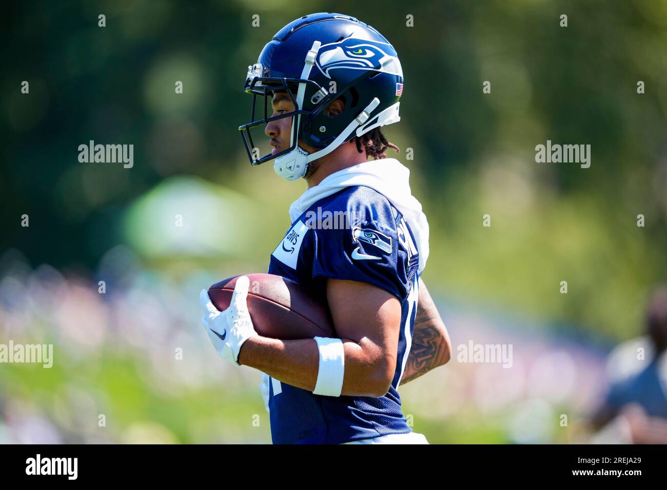 Seattle Seahawks wide receiver Jaxon Smith-Njigba (11) runs the ball ...