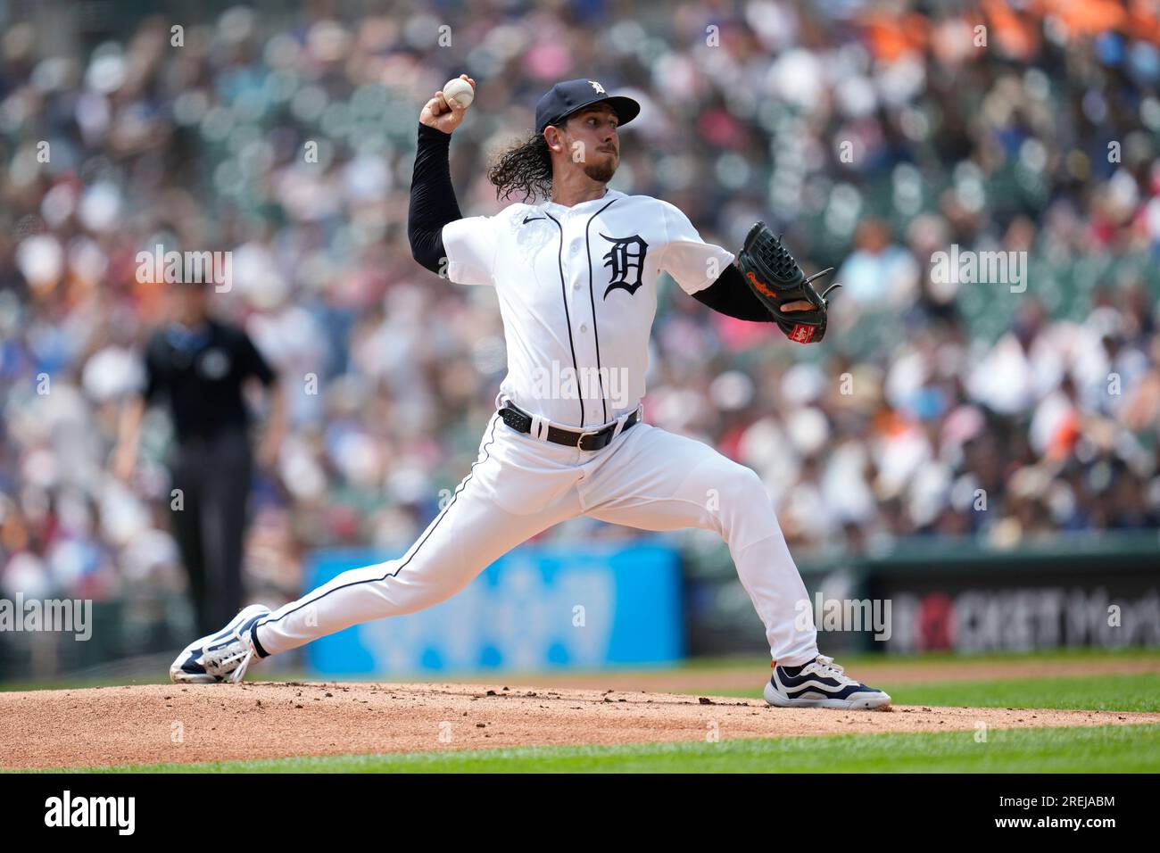 Detroit Tigers pitcher Michael Lorenzen throws against the Los Angeles ...