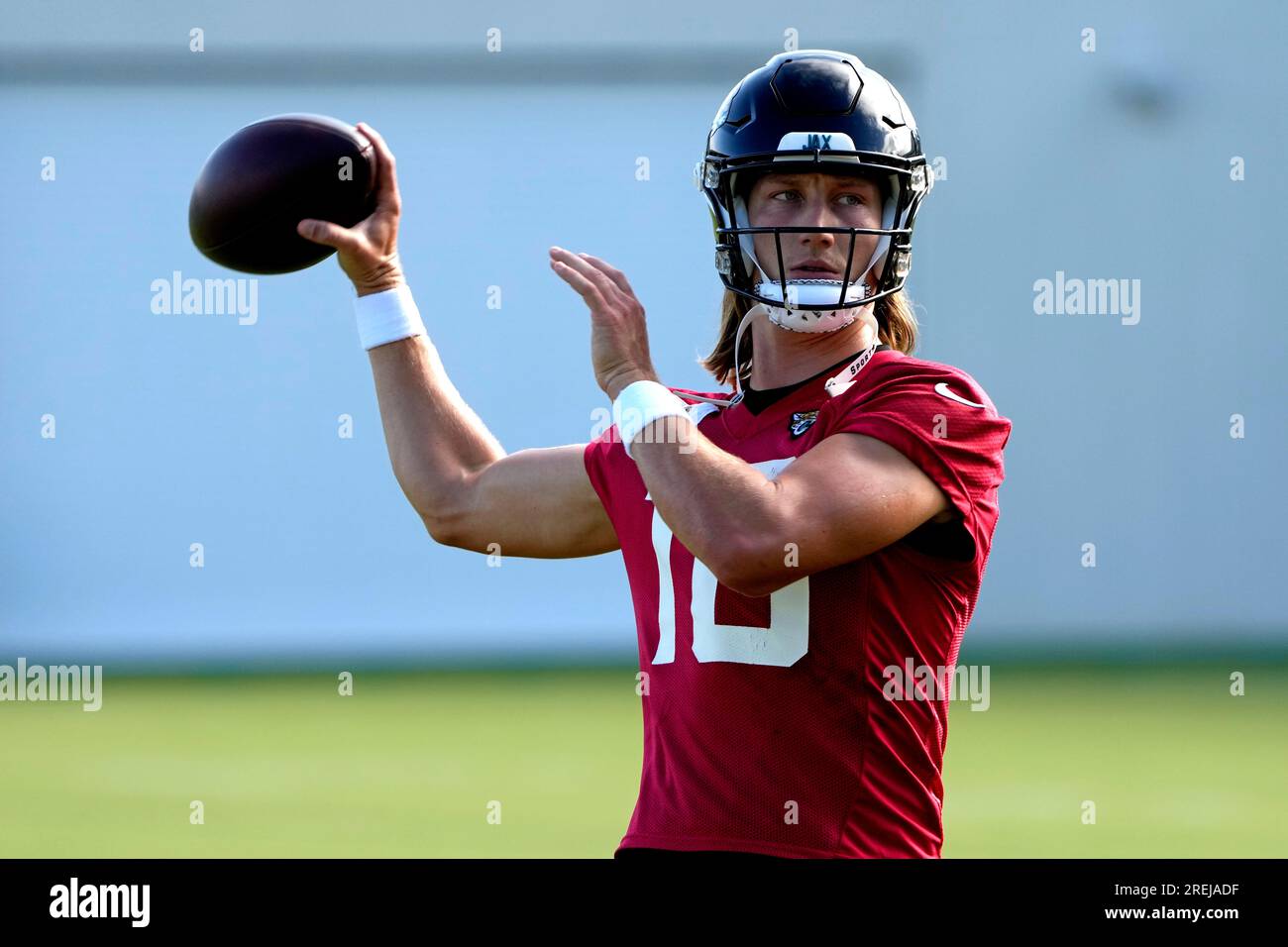Jacksonville Jaguars quarterback Trevor Lawrence (16) throws a pass ...