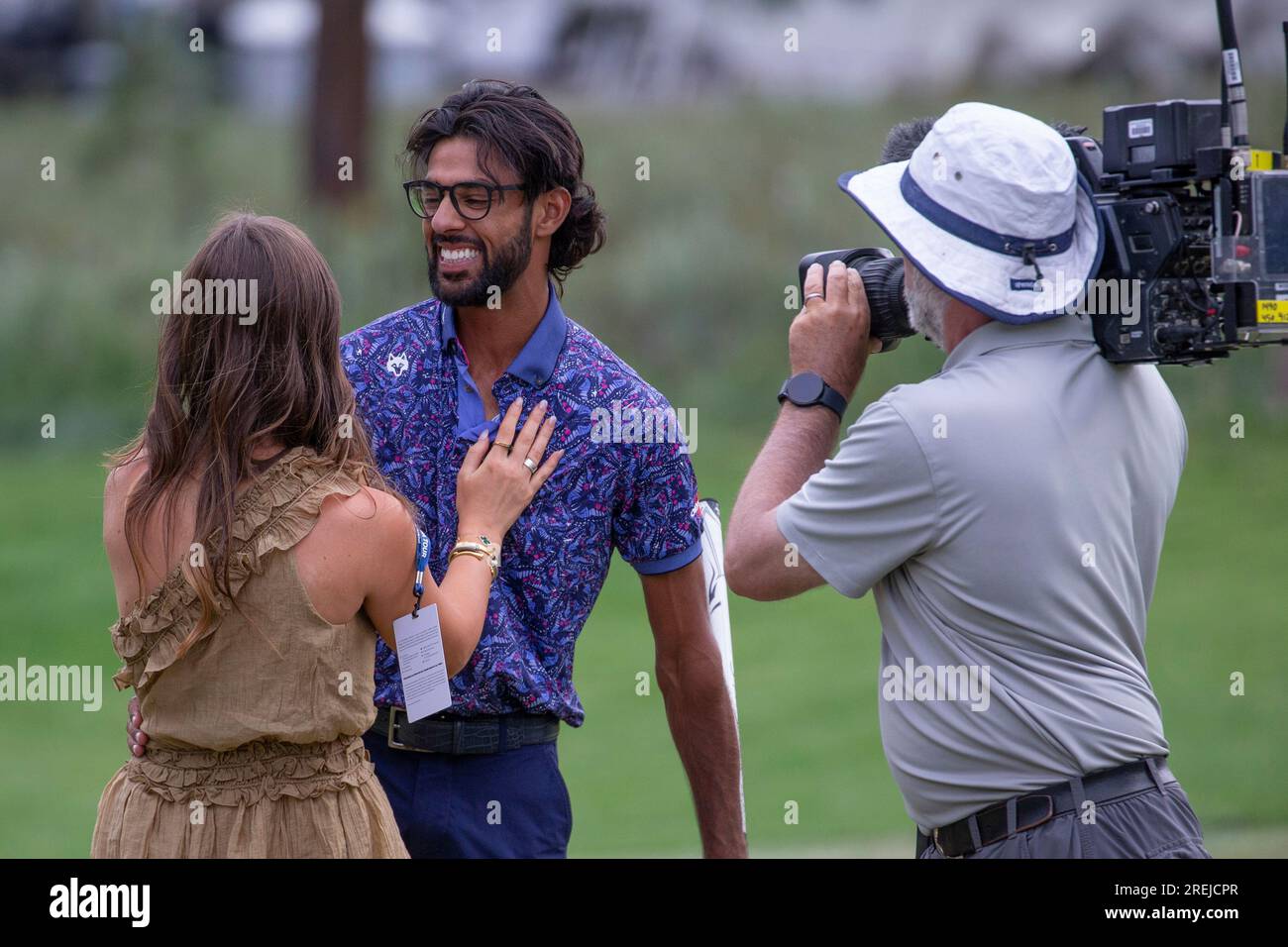Akshay Bhatia smiles with girlfriend Presleigh Schultz after winning ...