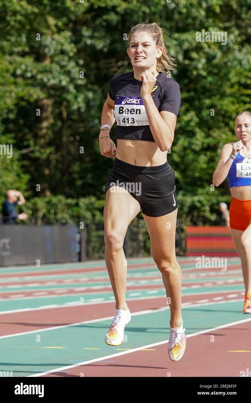 Women 800 meters series hi-res stock photography and images - Alamy
