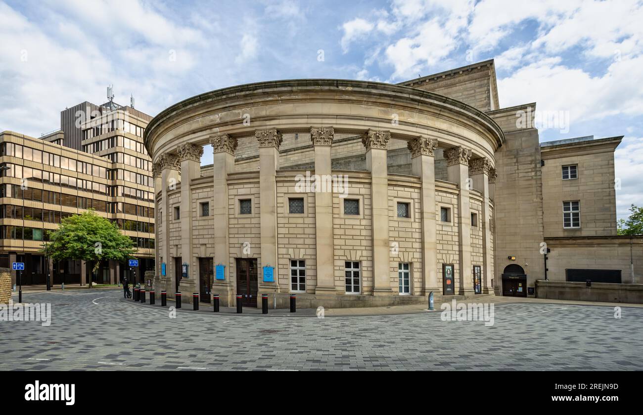 Sheffield city hall hi-res stock photography and images - Alamy