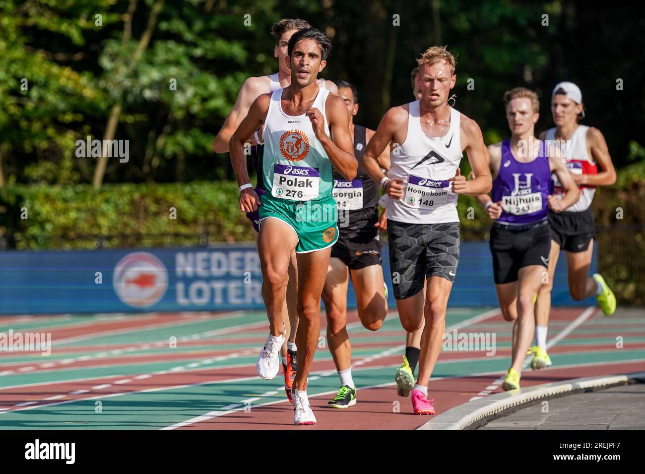 Men 500 meters hi-res stock photography and images - Alamy