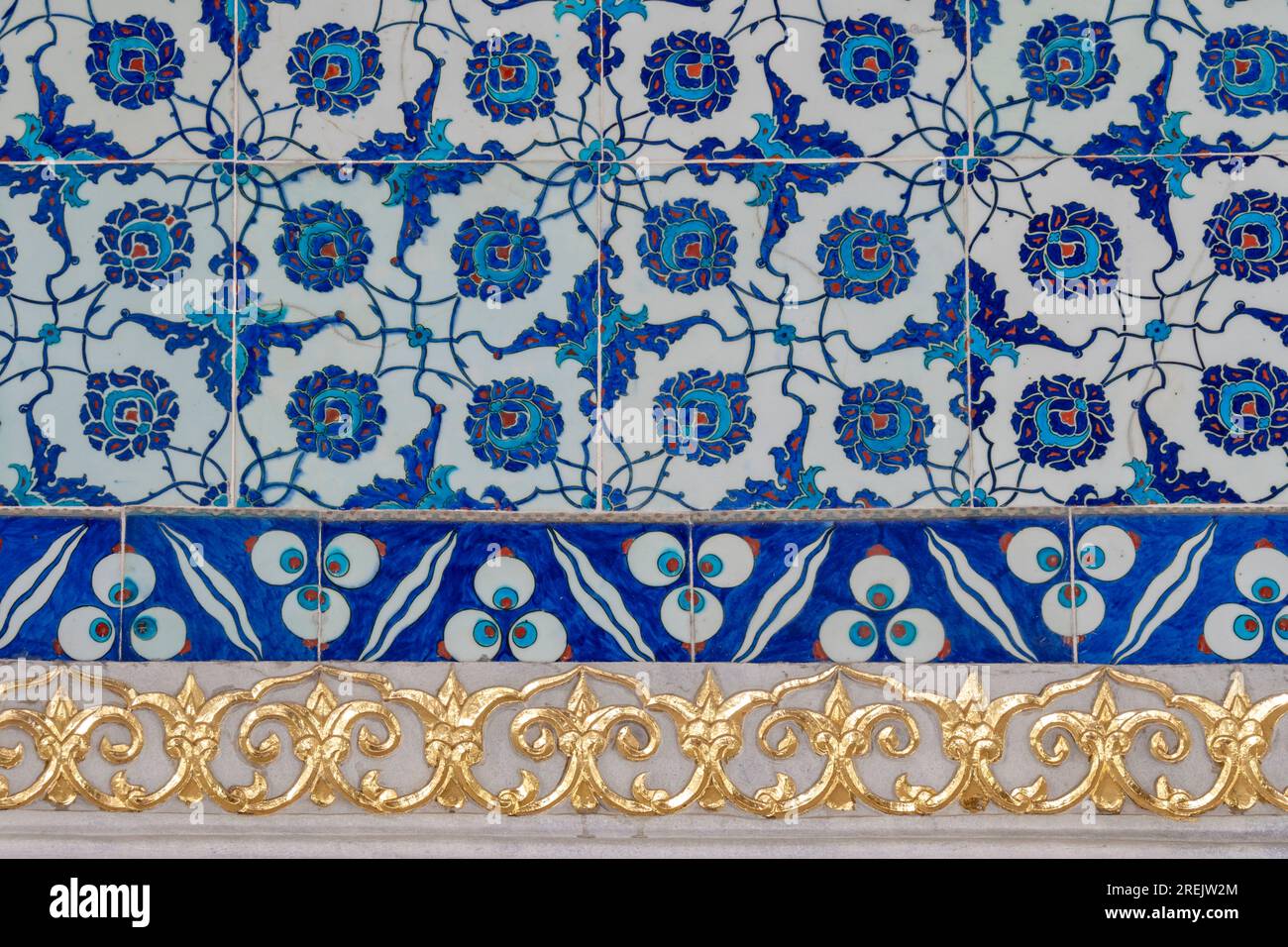 Iznik pottery tile hi-res stock photography and images - Alamy