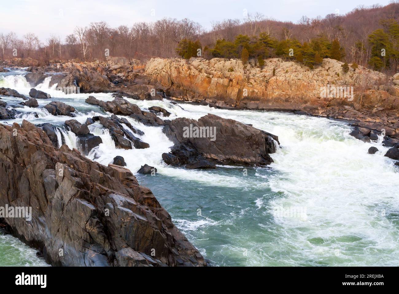 Whitewater rapids and waterfalls on the Potomac River at Great Falls ...