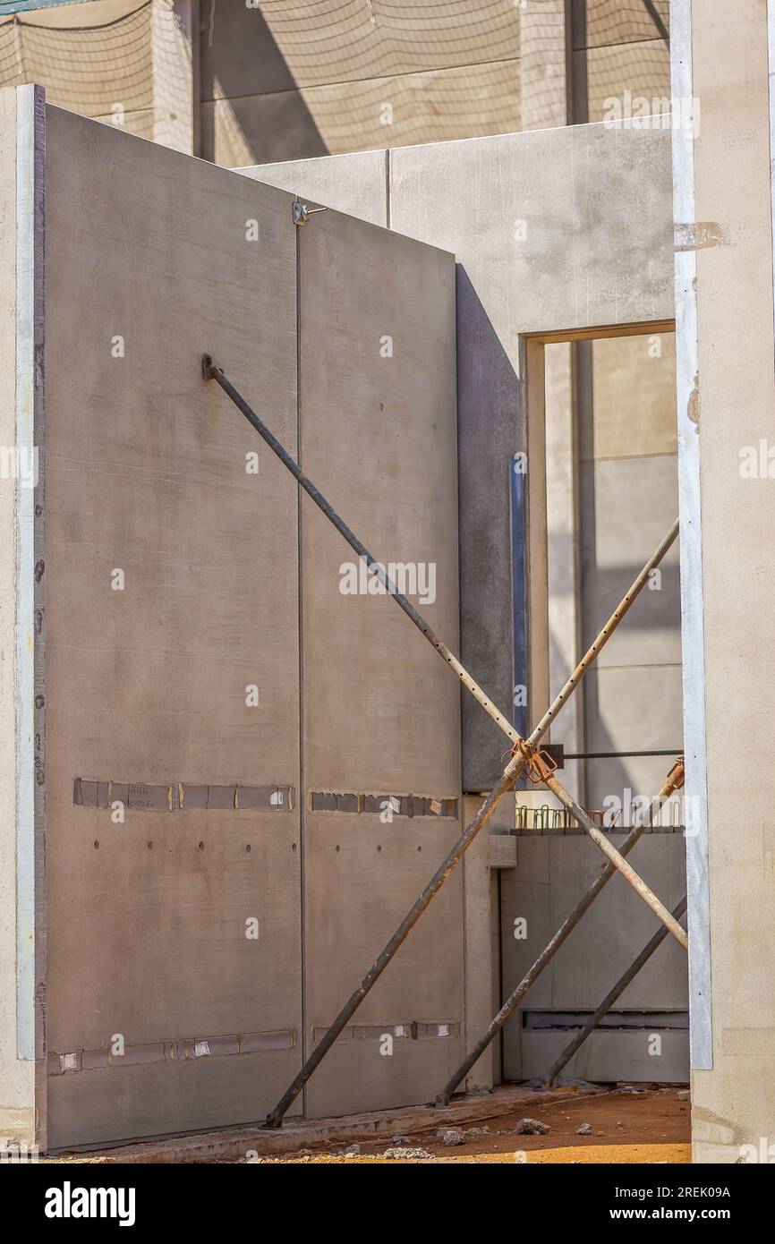 Precast beams and columns hi-res stock photography and images - Alamy