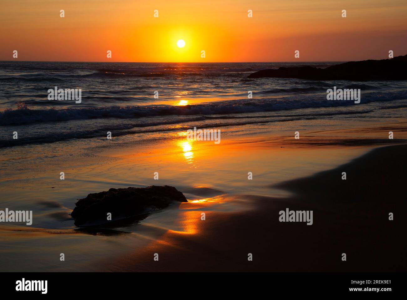Beach sunset at Gwynn Creek, Neptune State Park, Oregon Stock Photo - Alamy