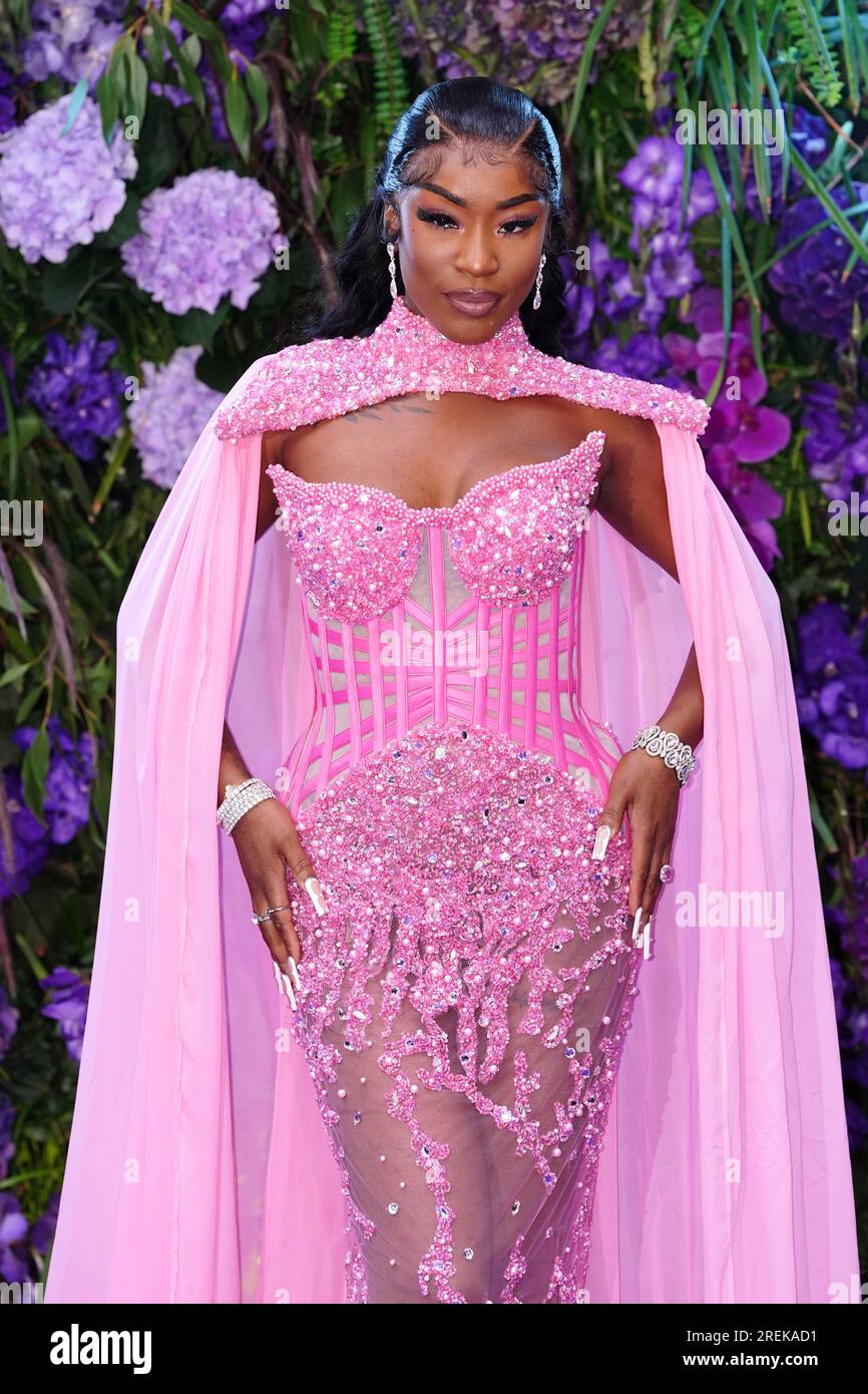 Ivorian Doll attending the Red carpet gala event, #TheMikeGala, hosted ...