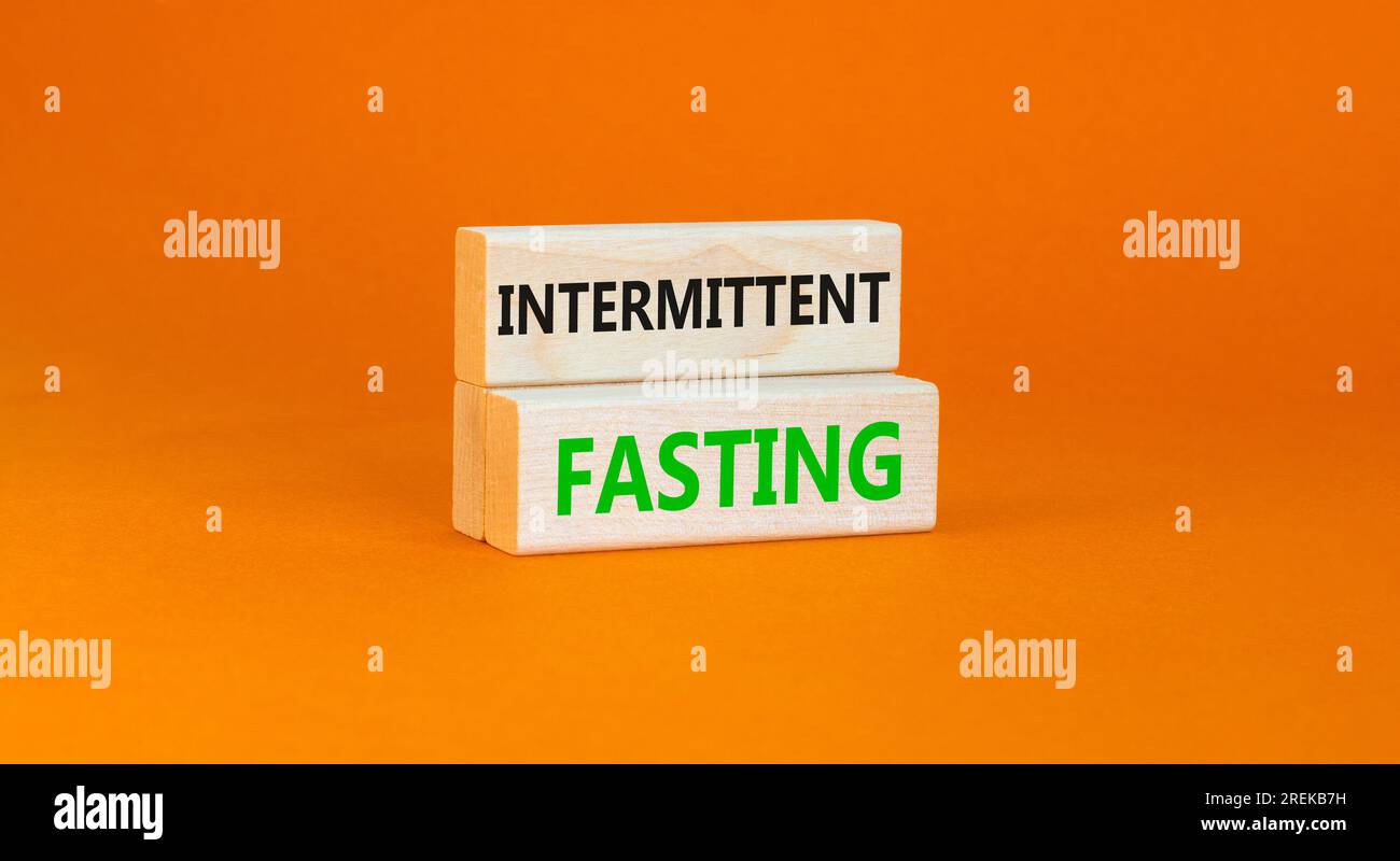 Intermittent fasting symbol. Concept words Intermittent fasting on ...
