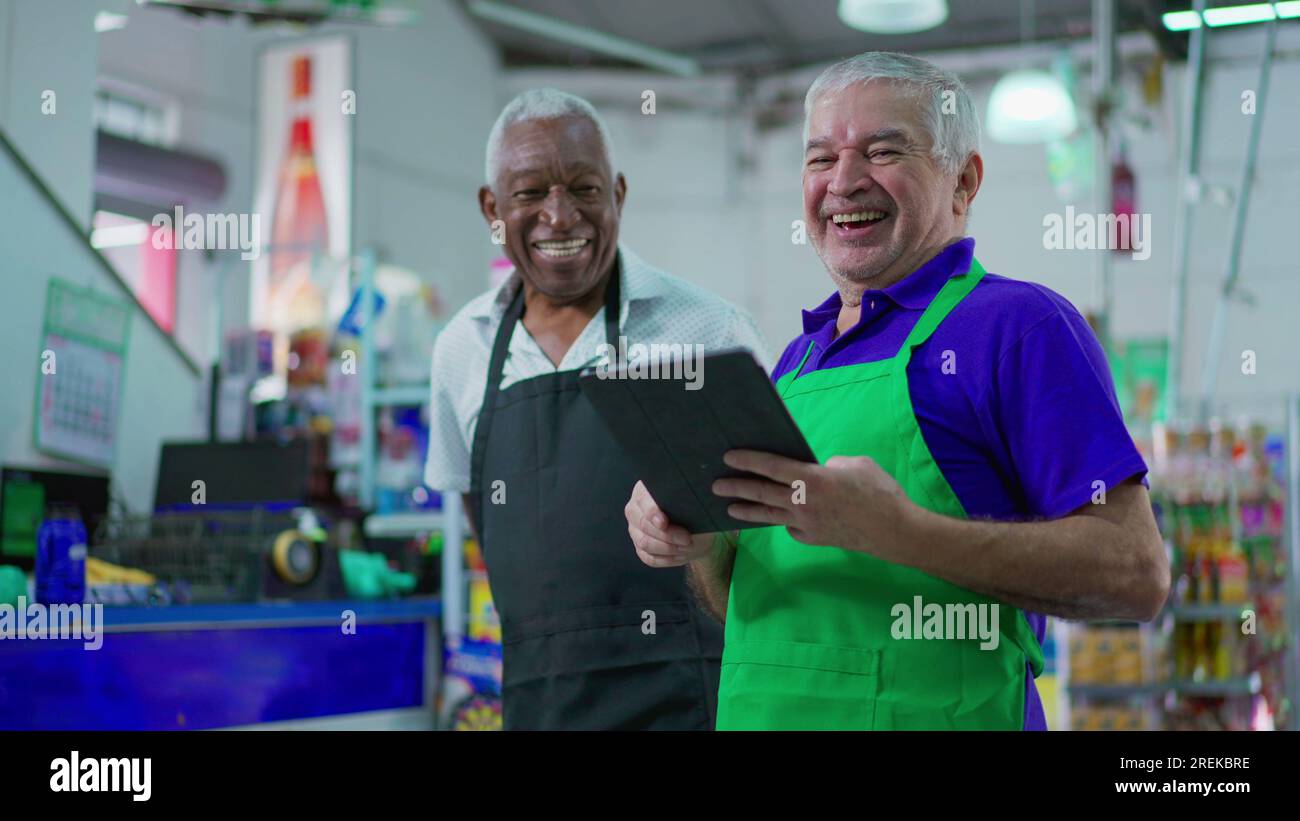 Supermarket chain smiling hi-res stock photography and images - Alamy